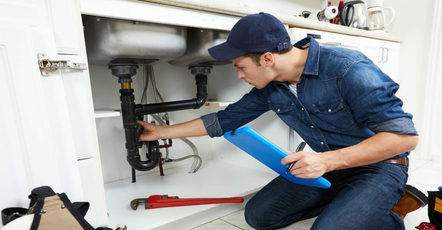 Journeyman Vs Master Vs Apprentice (3 Plumbing Licences Explained)