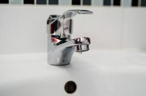 How To Remove Calcium Buildup On Faucets: (Clean Water Residue)
